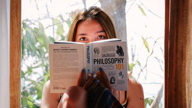8 Economics Books Written For Beginners - Boove